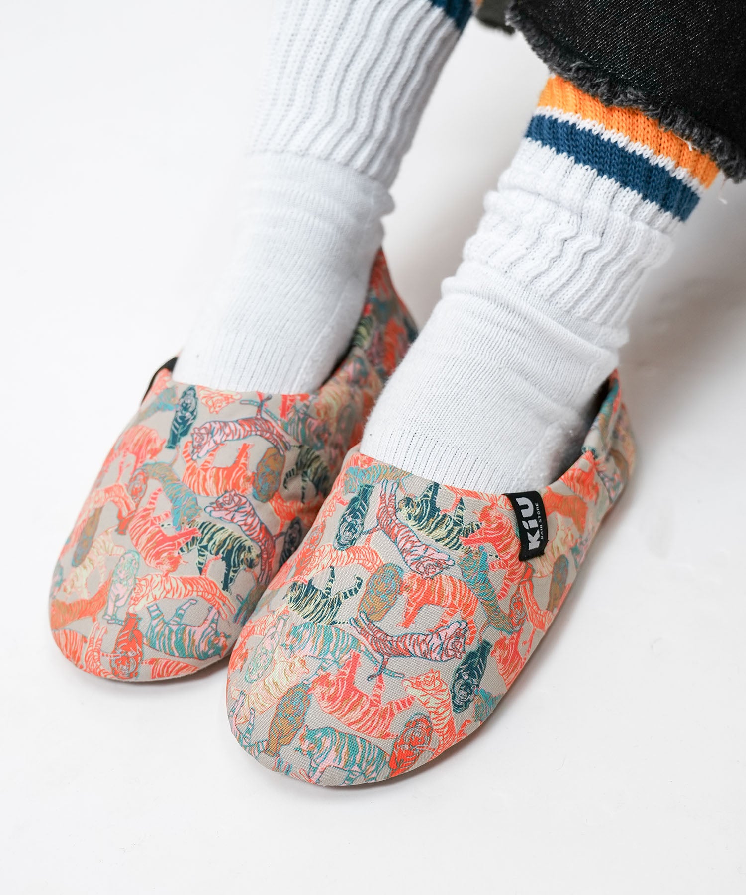 リラックススライドシューズ K465 – KiU公式オンラインショップ