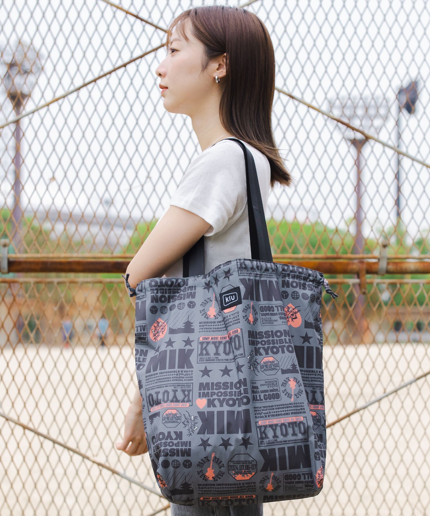 TOTE BAG – KiU公式オンラインショップ