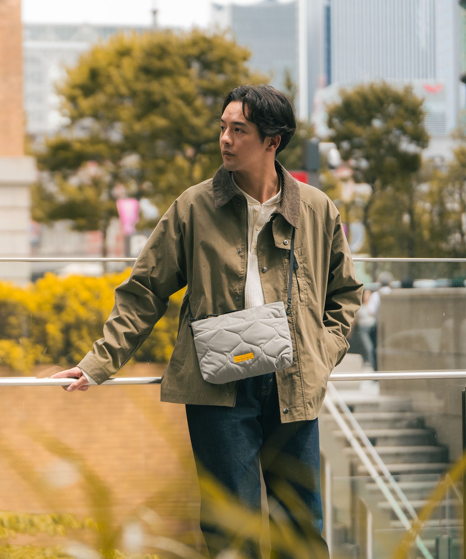 パデッドサコッシュポーチ K385 – KiU公式オンラインショップ