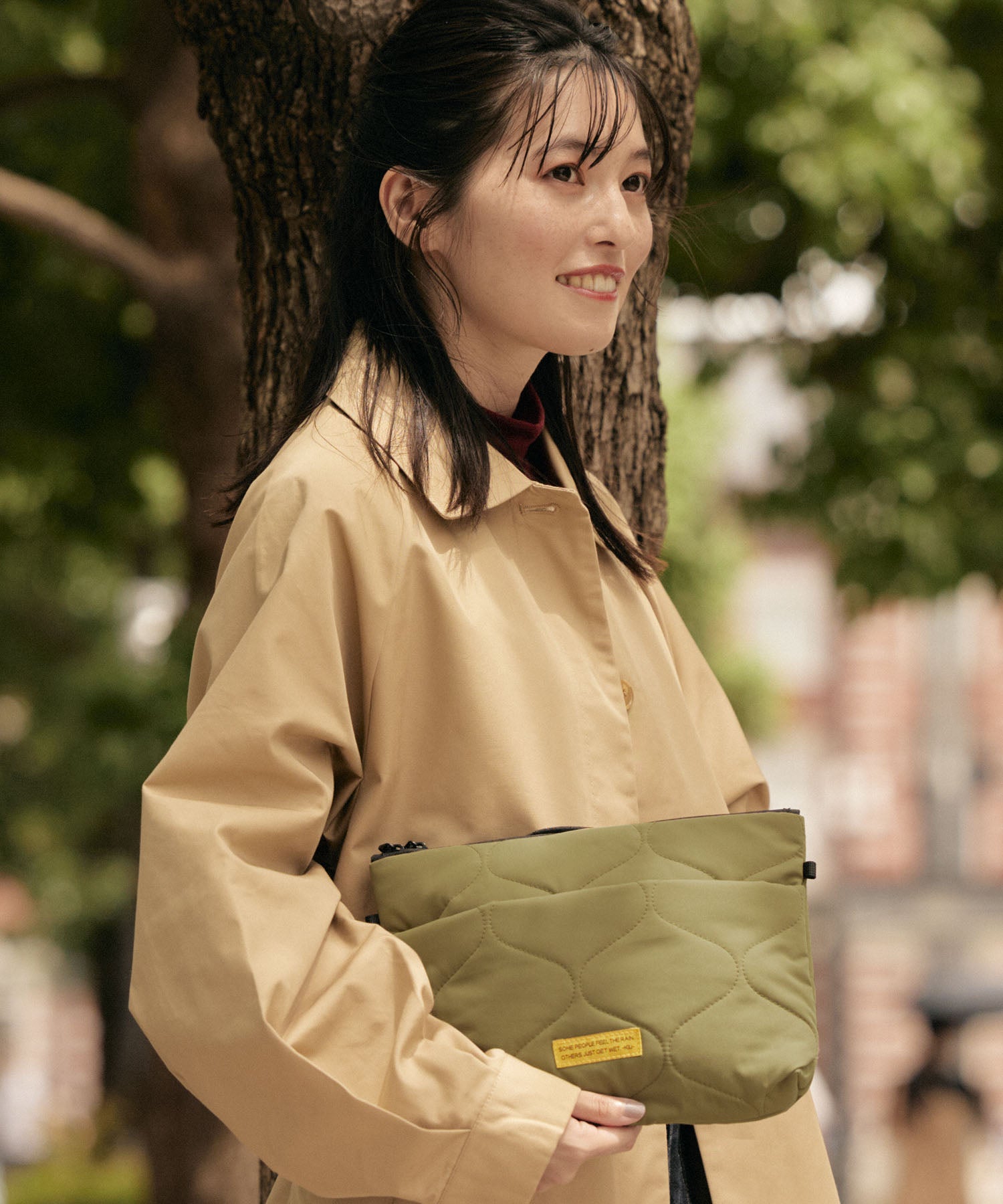 パデッドサコッシュポーチ K385 – KiU公式オンラインショップ