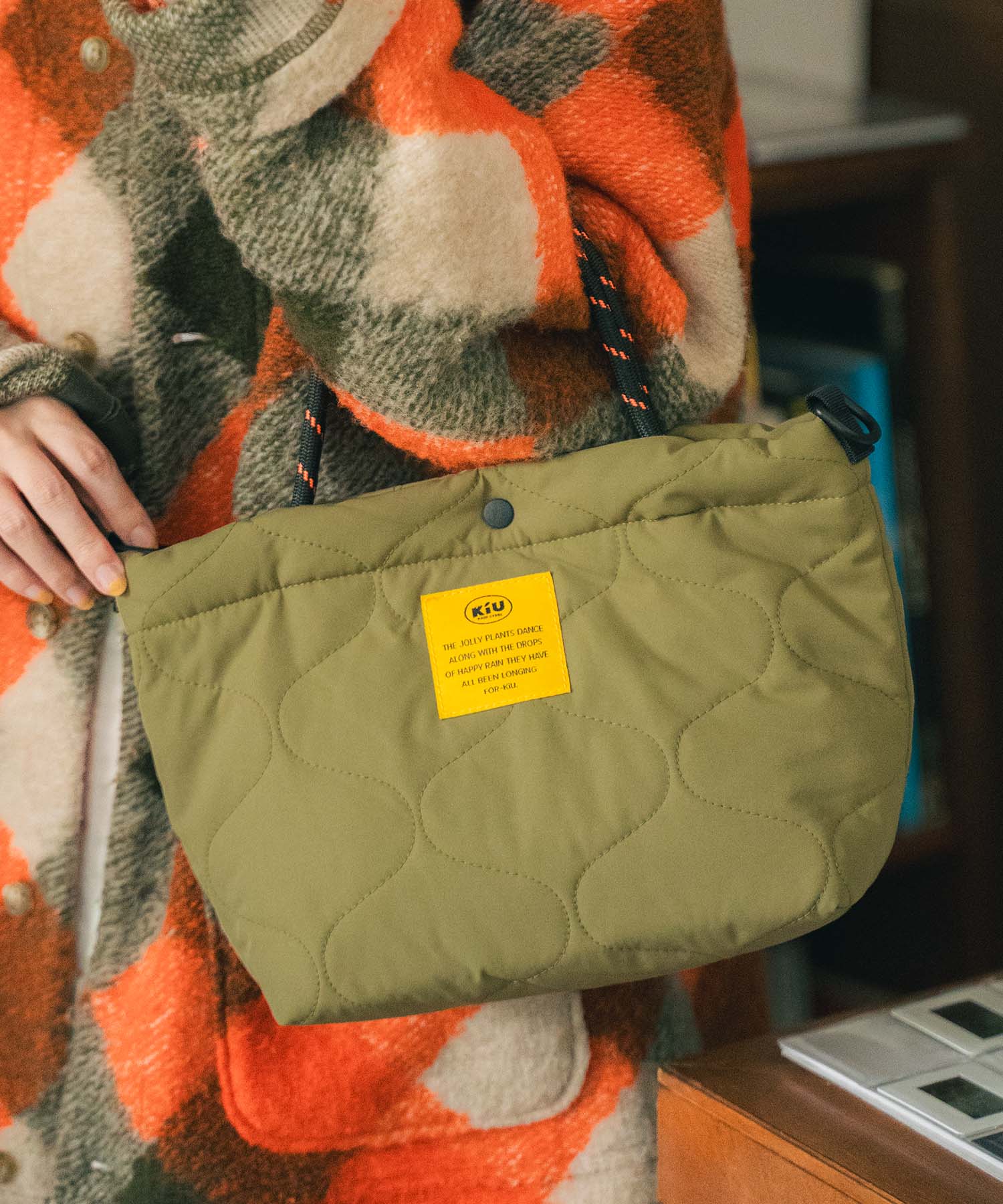 パデッドトートバッグミニ K386 – KiU公式オンラインショップ