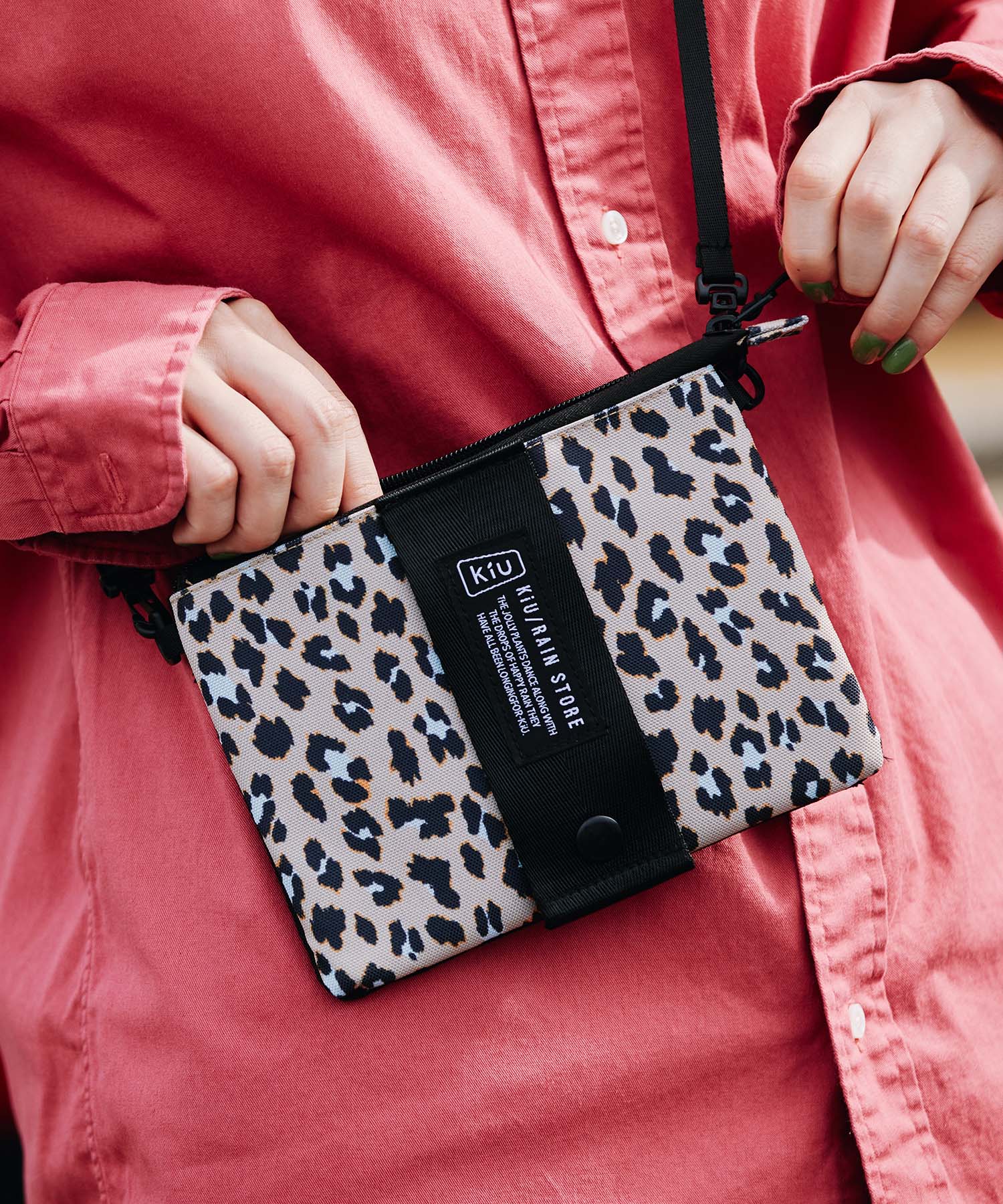 キウエチケットポーチ 2ND K445 – KiU公式オンラインショップ