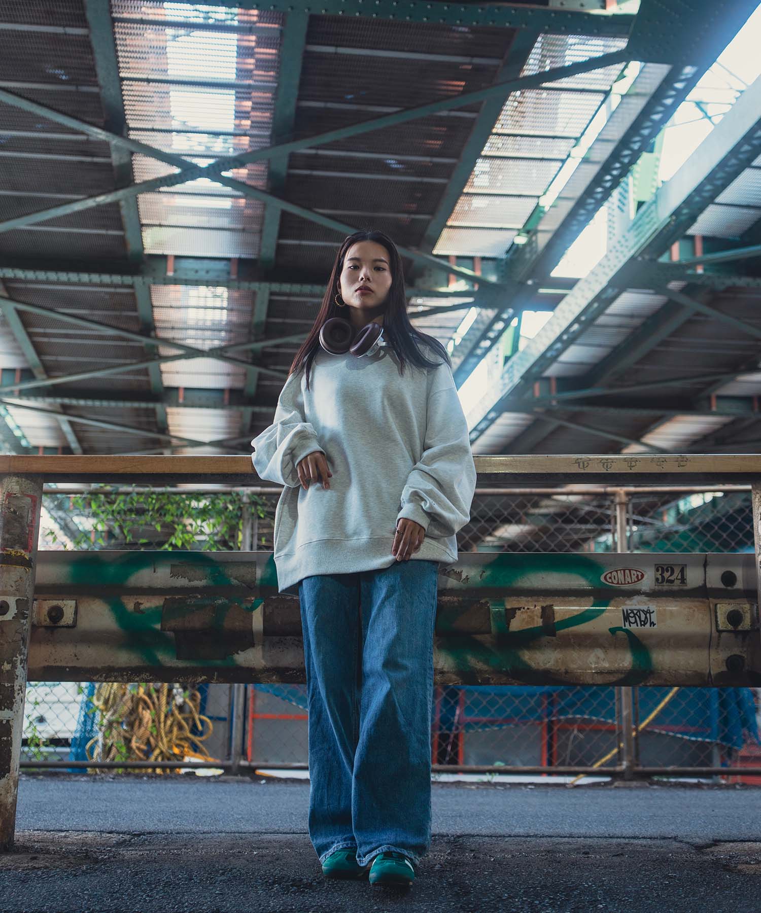 ヘビーウェイト コットン オーバーサイズ スウェット KEC014 – KiU公式オンラインショップ